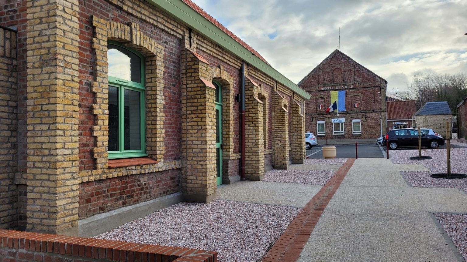 Travaux d’aménagement paysager et de plantation des extérieurs de la ...