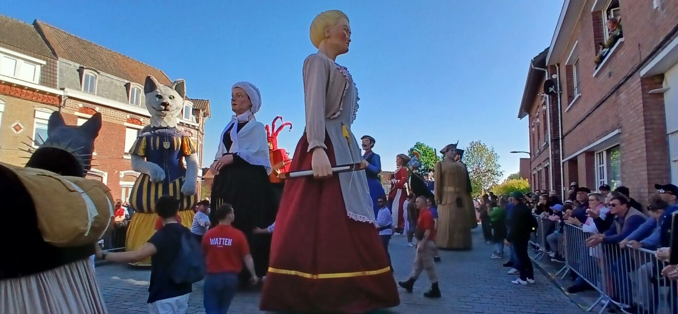 La Watten Dame à la Ducasse des Géants à Steenvoorde – Watten